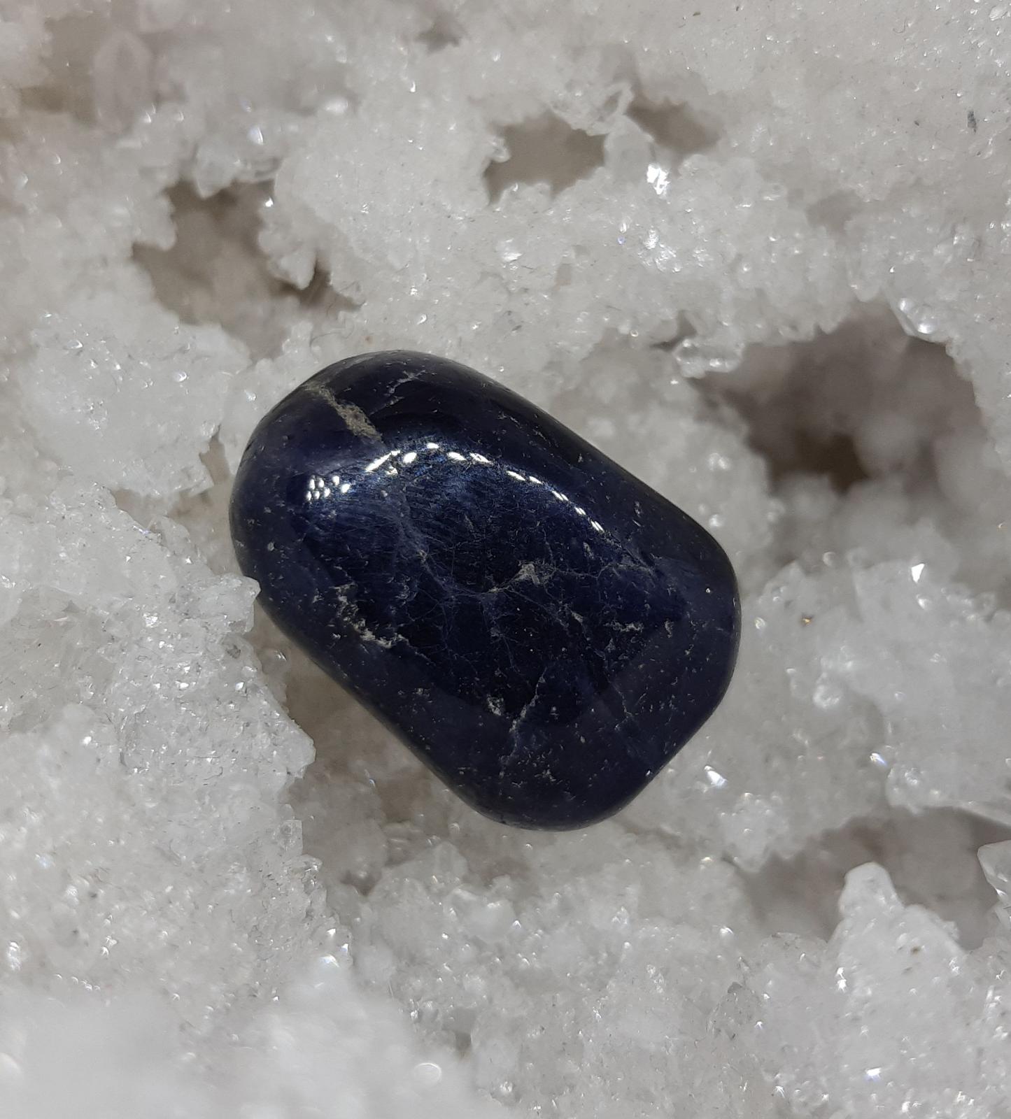 Iolite ou Cordiérite perle roulée - Adonance - Julie Cachart